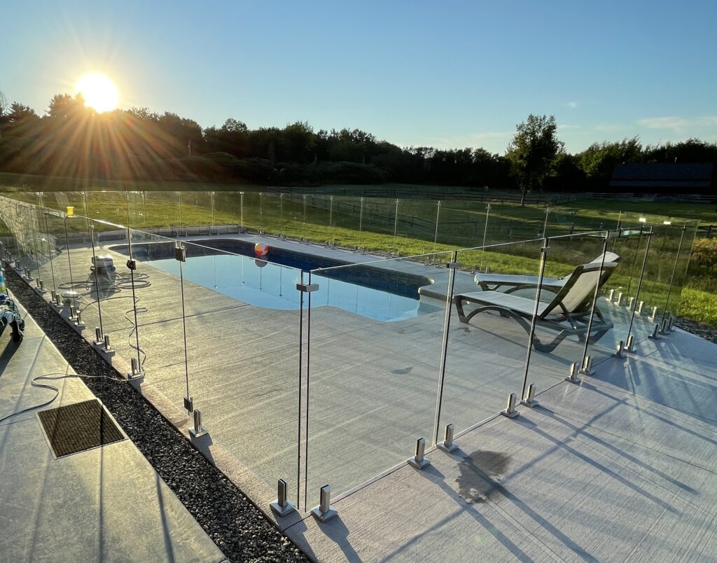 Book your Frameless pool railings for this Spring 2026! – glassrail